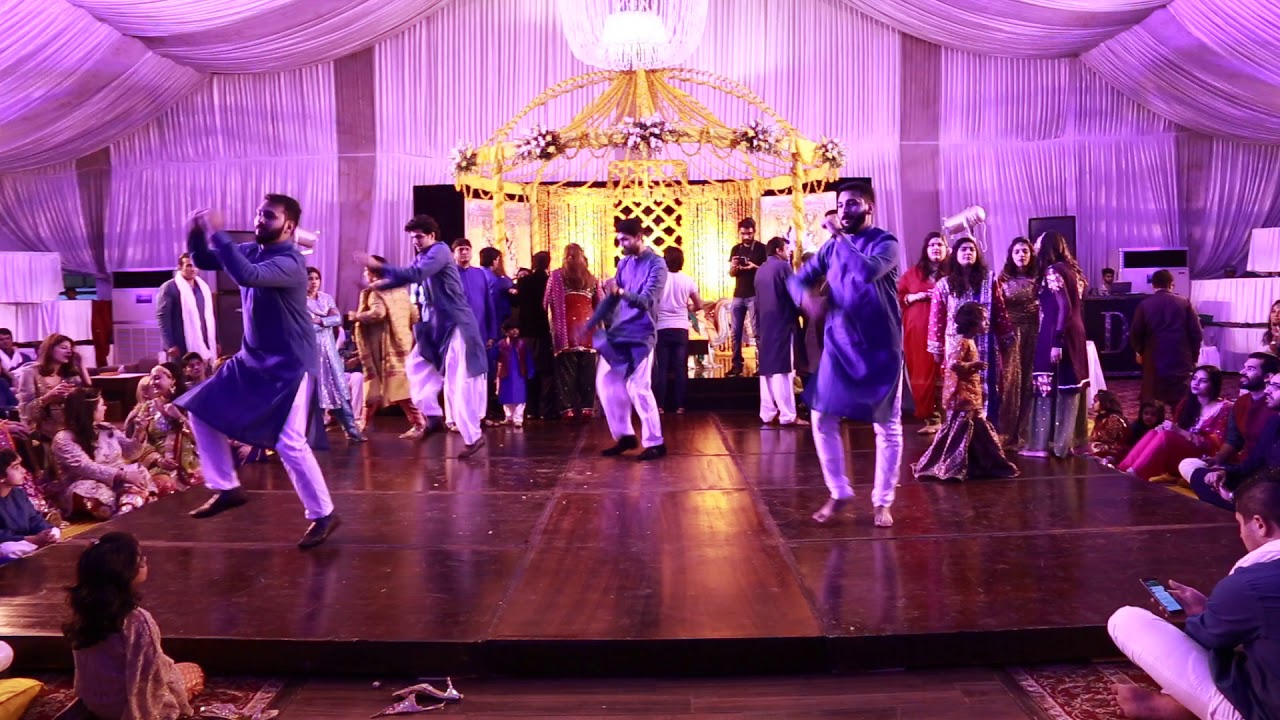 Dholi Taro Dhol baaje Mehndi Dance Video - YouTube