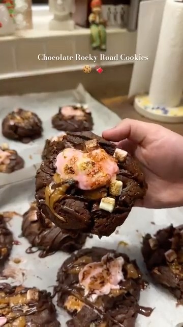 Chocolate Rocky Road Cookies 🍪 🍫#recipe #rockyroad #chocolate #cookies ...
