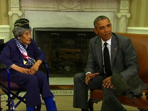 Obama Meets Oldest Living Veteran at White House - YouTube