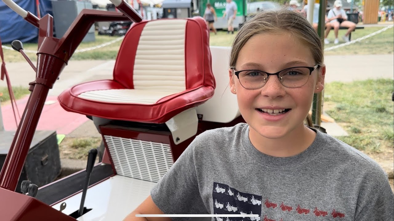 MNSF 1960's Gilson Pacer Tractor Spotlight - YouTube