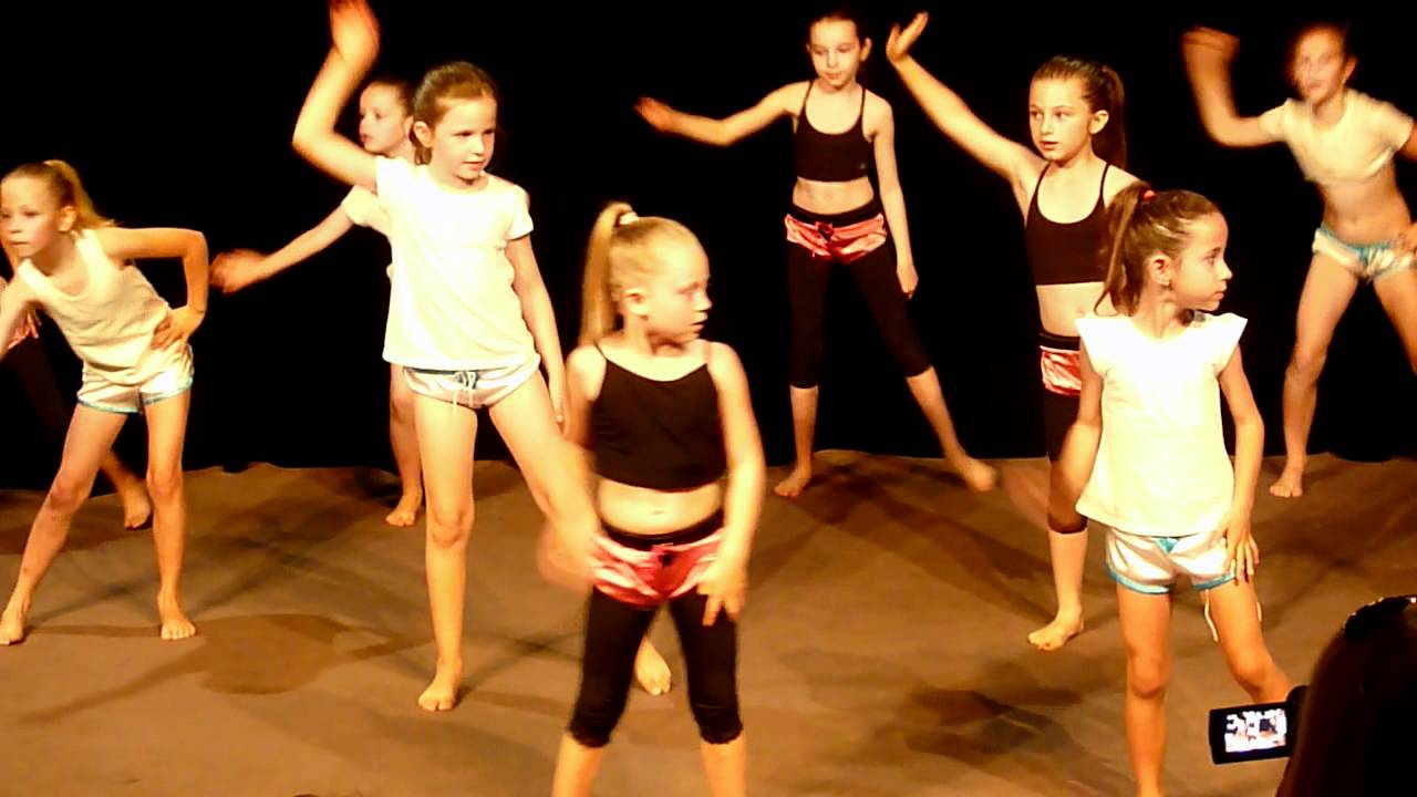 Spectacle danse Maeva 2012 (1è partie) - YouTube