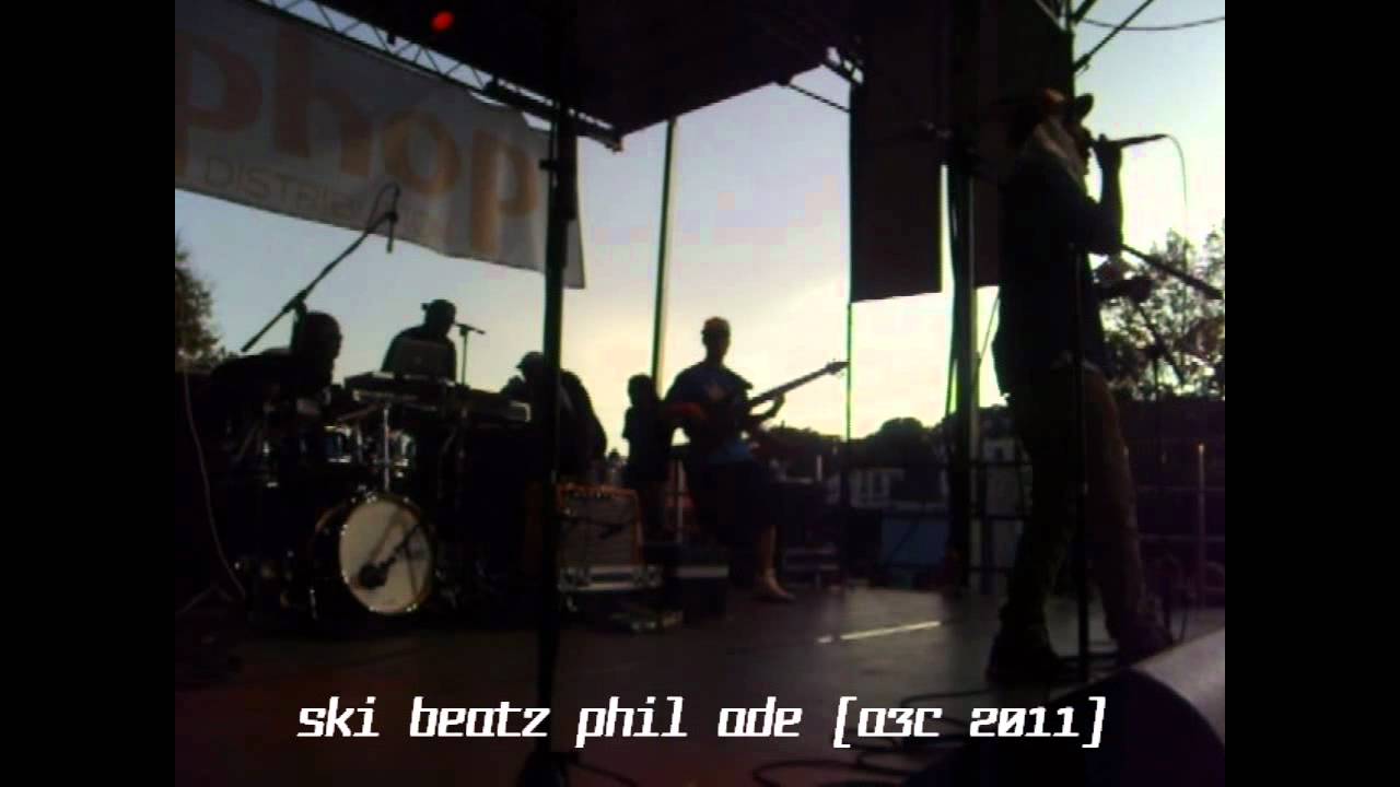 Ski Beatz Makes New Beat Live at A3C 2011 - YouTube