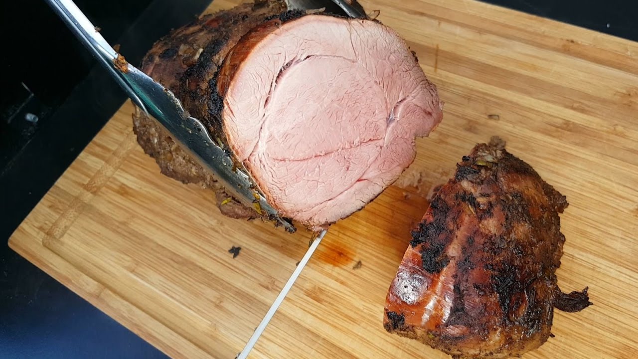 Wildschweinbraten (roast of wild boar / Asado de jabalí) - YouTube