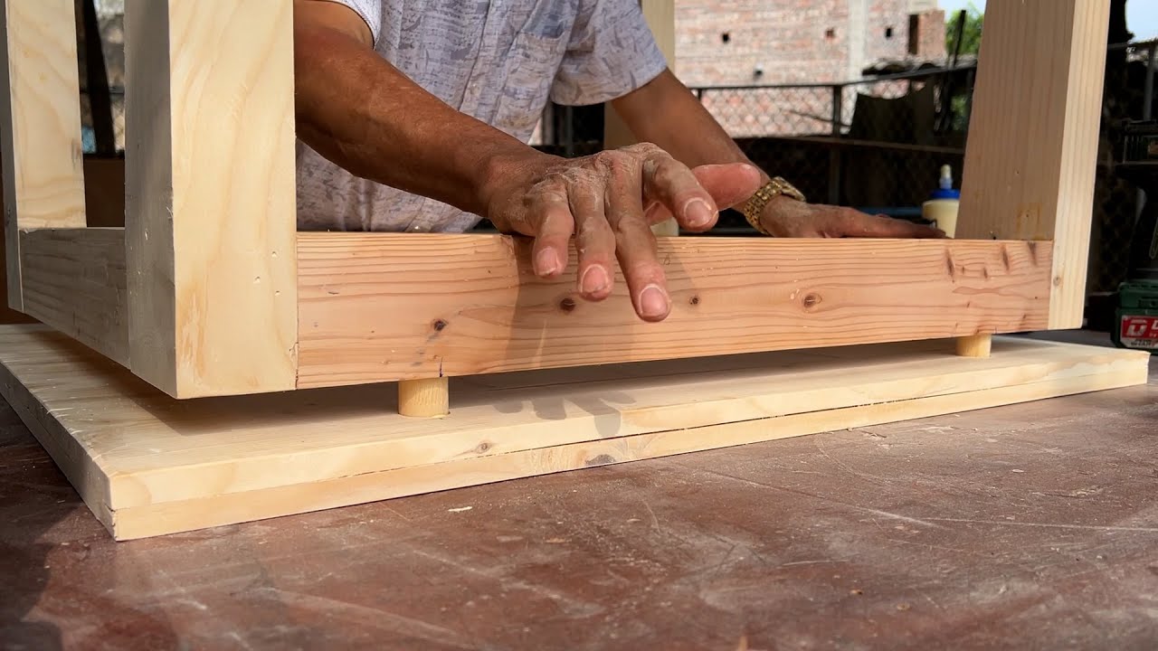 Woodworking Creative:Make a table from discarded pieces of wood in a ...