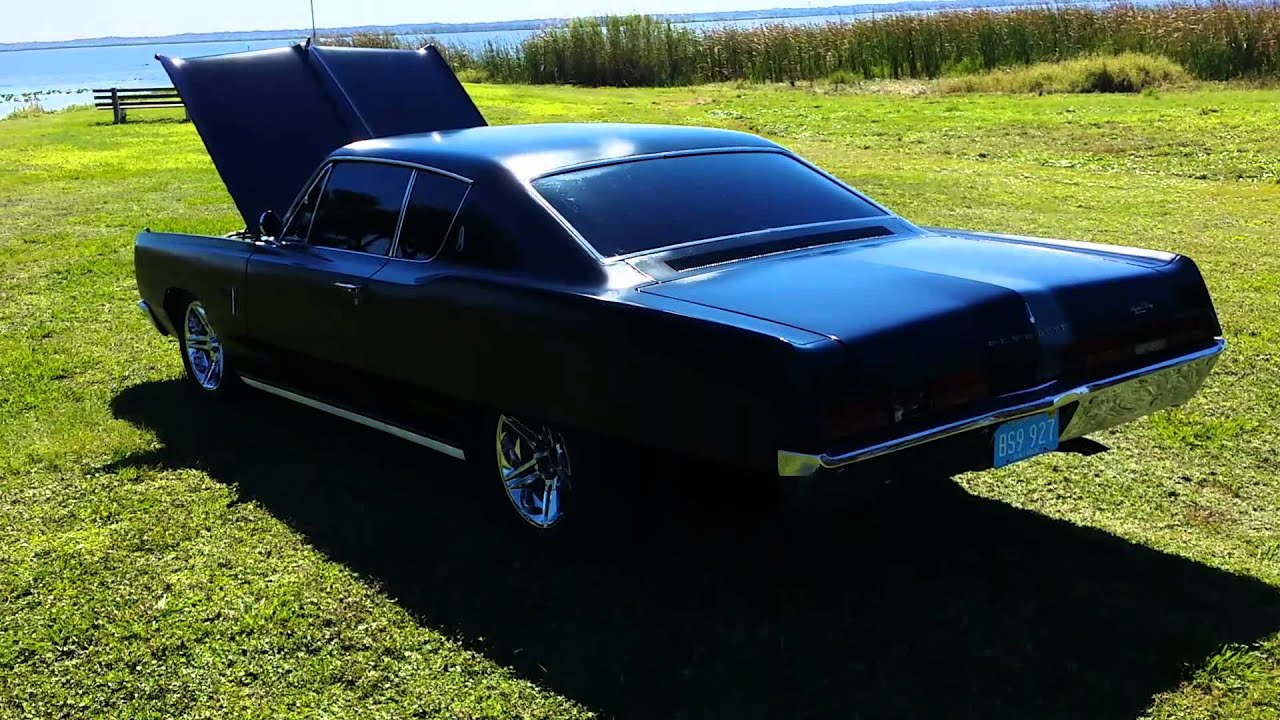 1967 Plymouth Sport Fury III - YouTube