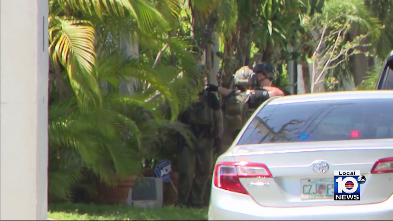 Broward SWAT responds to Dania Beach - YouTube