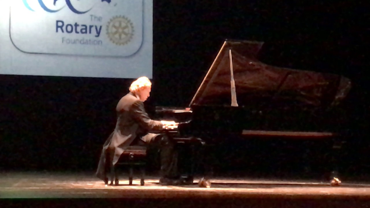 Paolo Restani plays Chopin: Etude in E major op. 10 no. 3 - YouTube