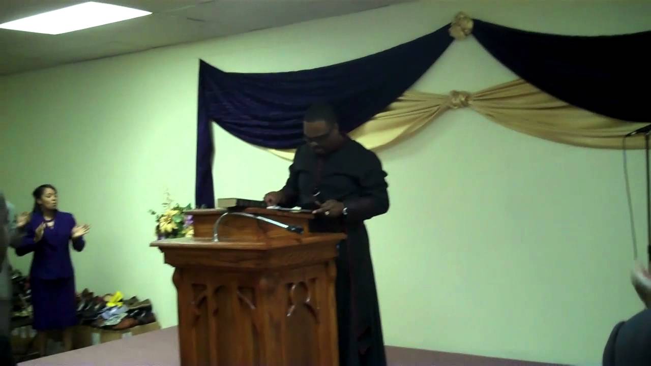 Pastor Singleton ministering in song...... - YouTube
