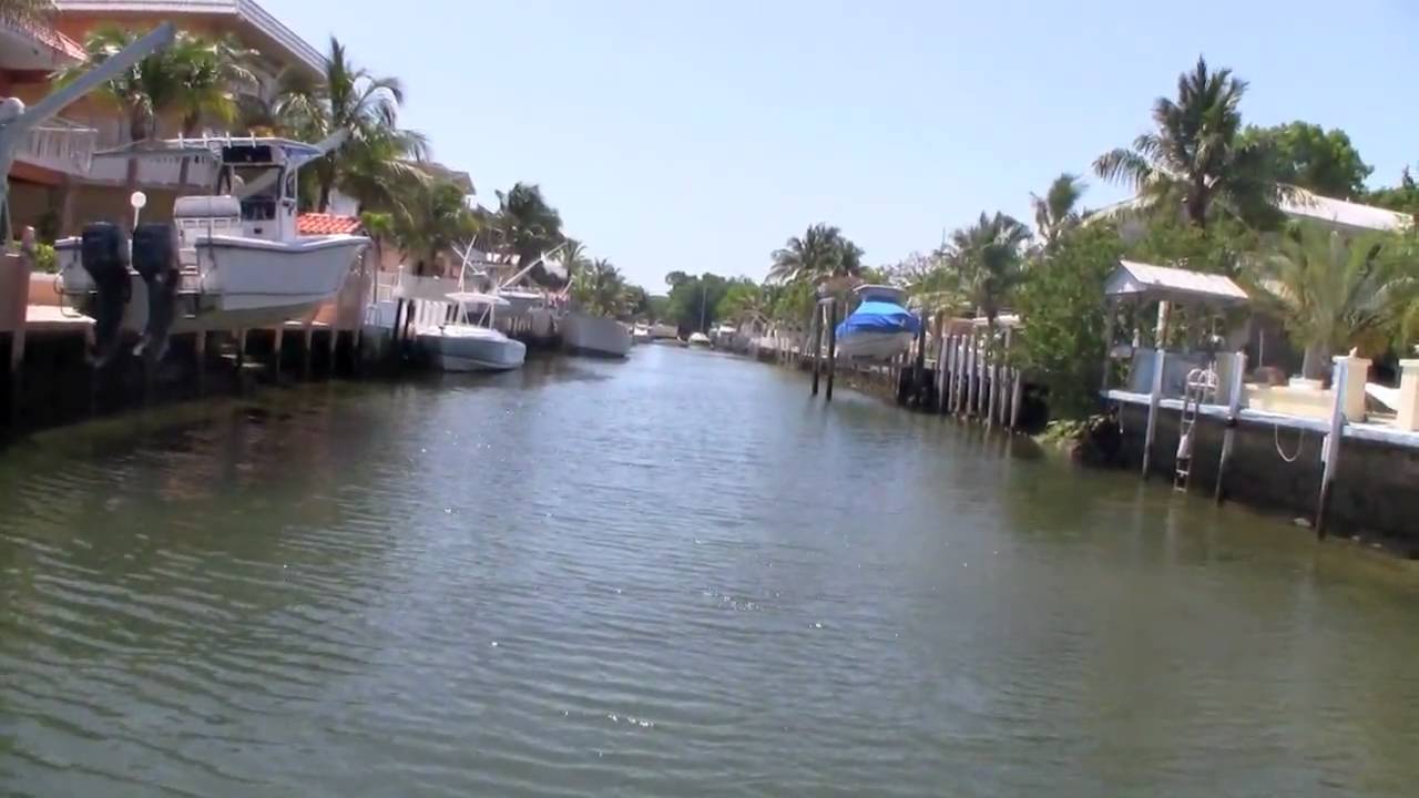 FLORIDA KEYS - Going back up the canal to Hugh's place - YouTube