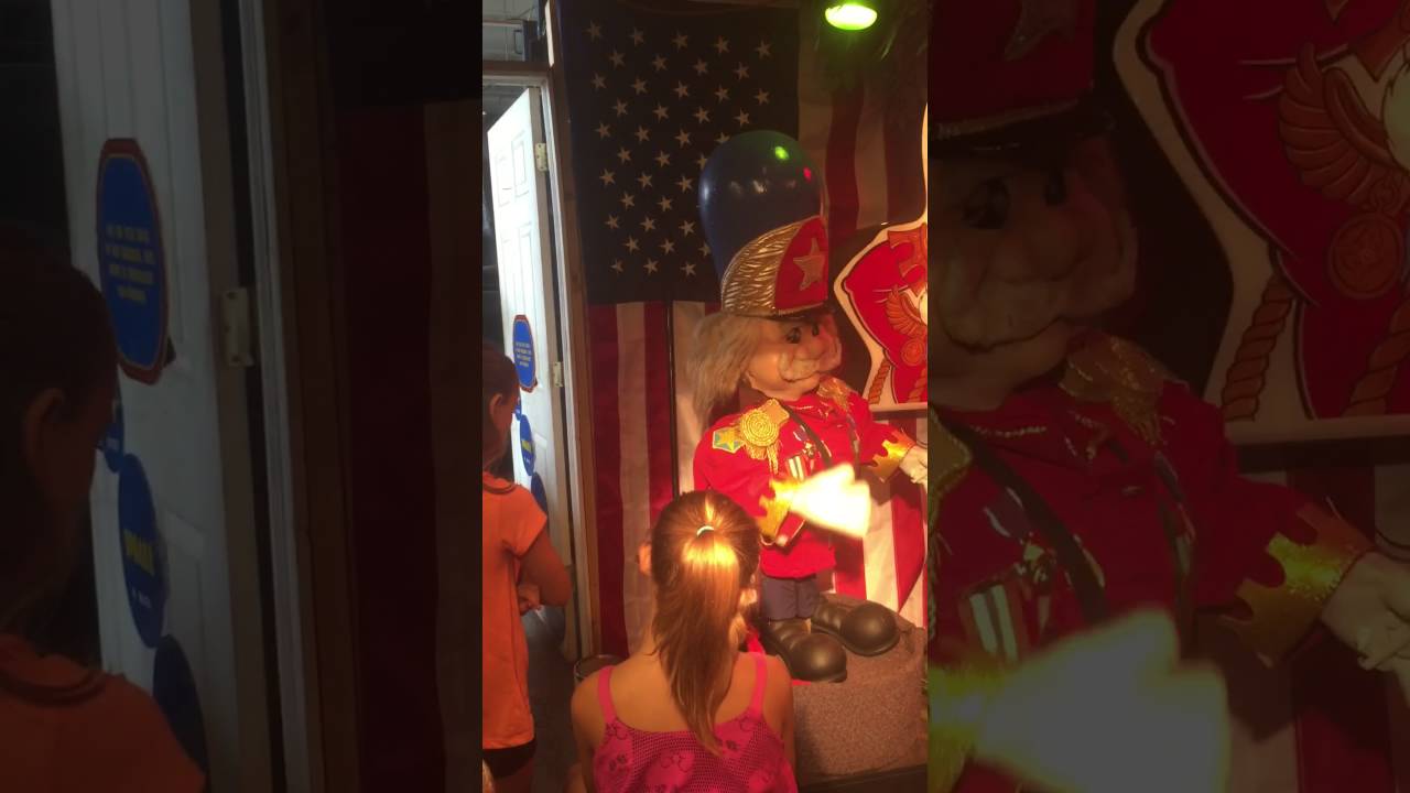 Major magic singing the ending of one of the birthday songs - YouTube