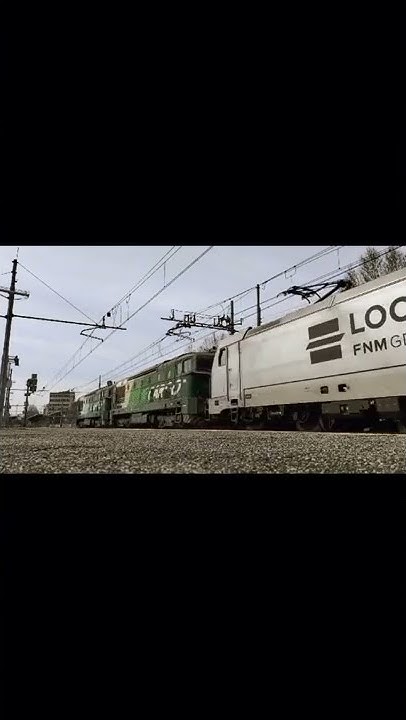 Tripla d'eccezione! E.494.552 + De520.009 + De520.011 - YouTube