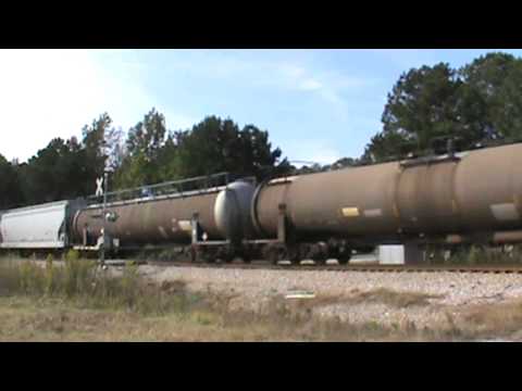 UP 5903 leads CSX Q614-15 in Palmetto, GA - YouTube