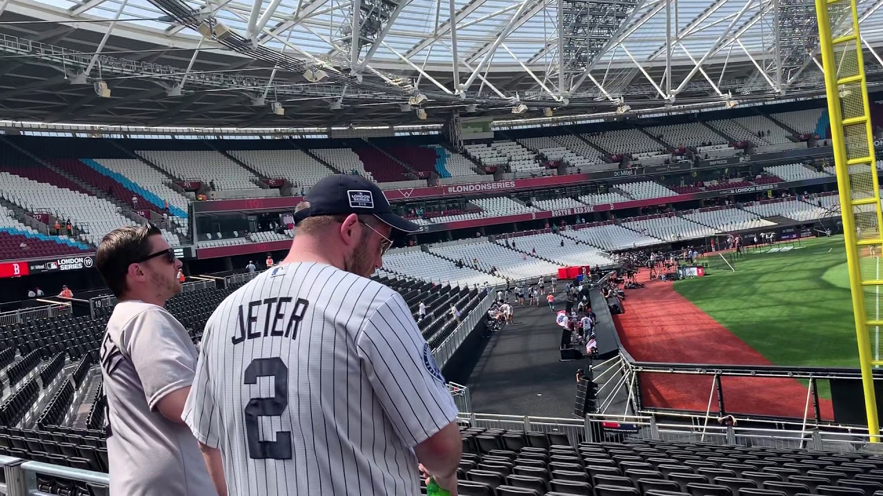 Inside of baseball London stadium - YouTube