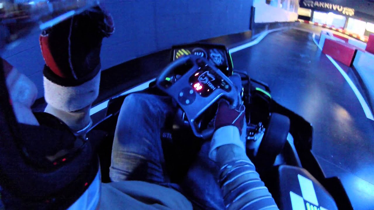 Driver Como Kart Indoor - YouTube