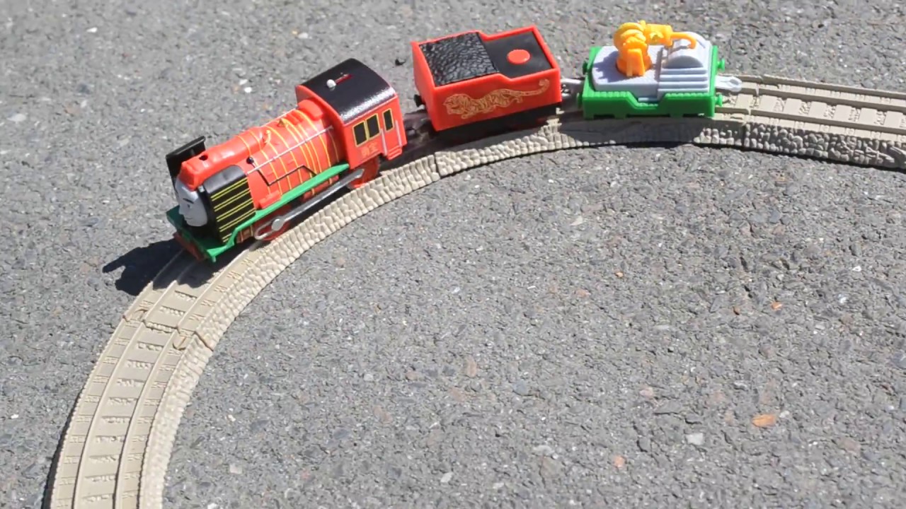 Trackmaster Yong Bao The Hero unboxing, review and first run - YouTube