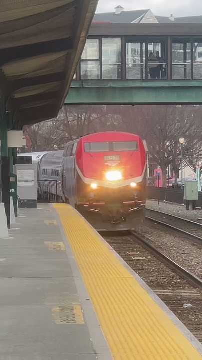 Amtrak #240 passes Peekskill with Amtrak P42DC #125 Phase VII leading - YouTube