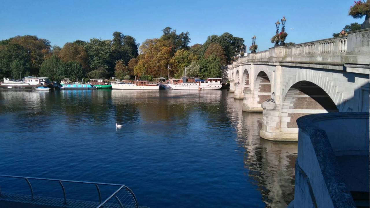 Kingston Queen's Promenade and Riverside Walk - YouTube