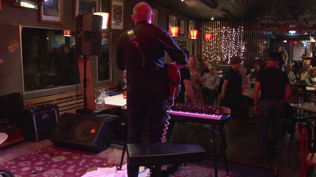 Jesse Deane-Freeman & the Rhythm Aces (( All The Love )) - YouTube