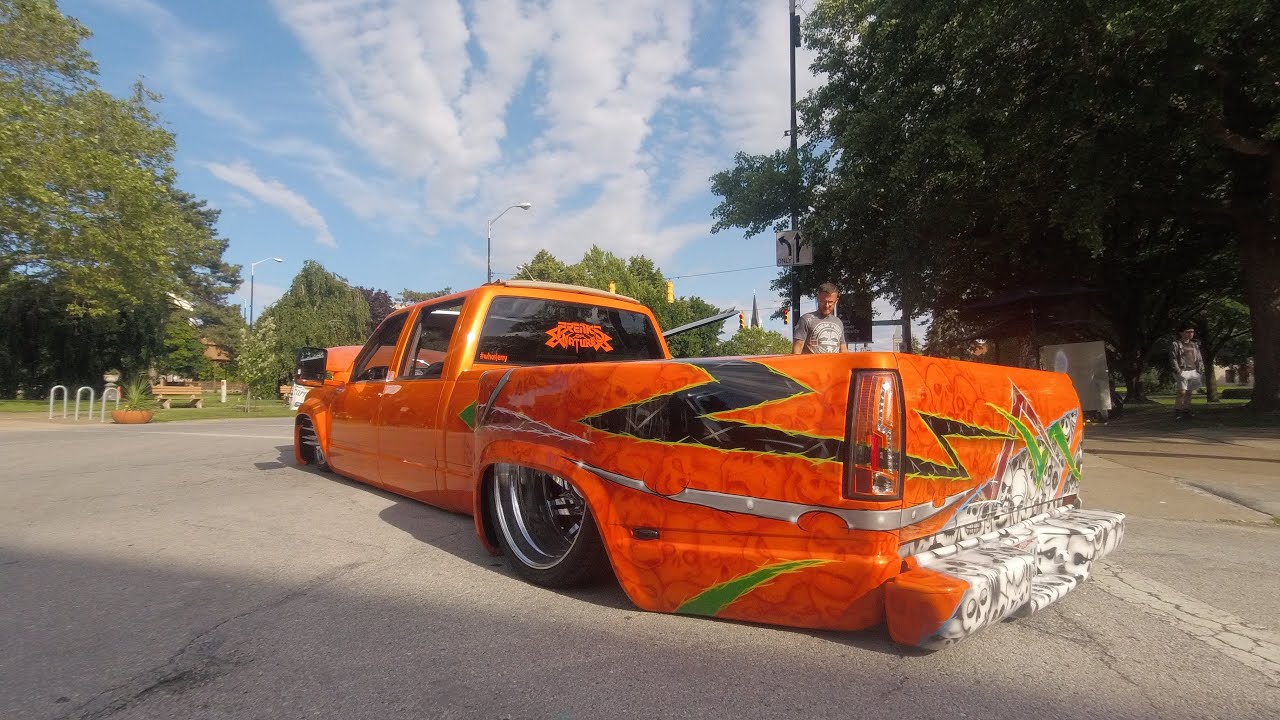 Bagged and Boddied C3500 Dually - YouTube