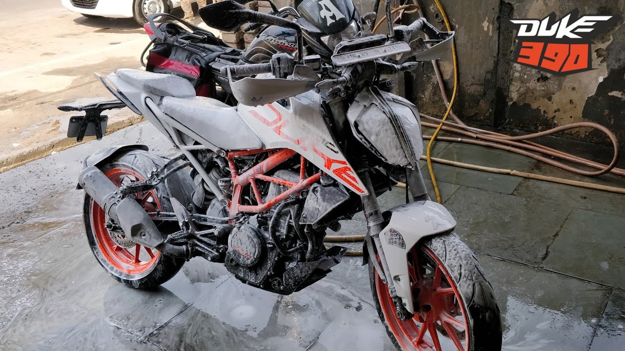 Waking up my Duke 390 after a Month !! - YouTube
