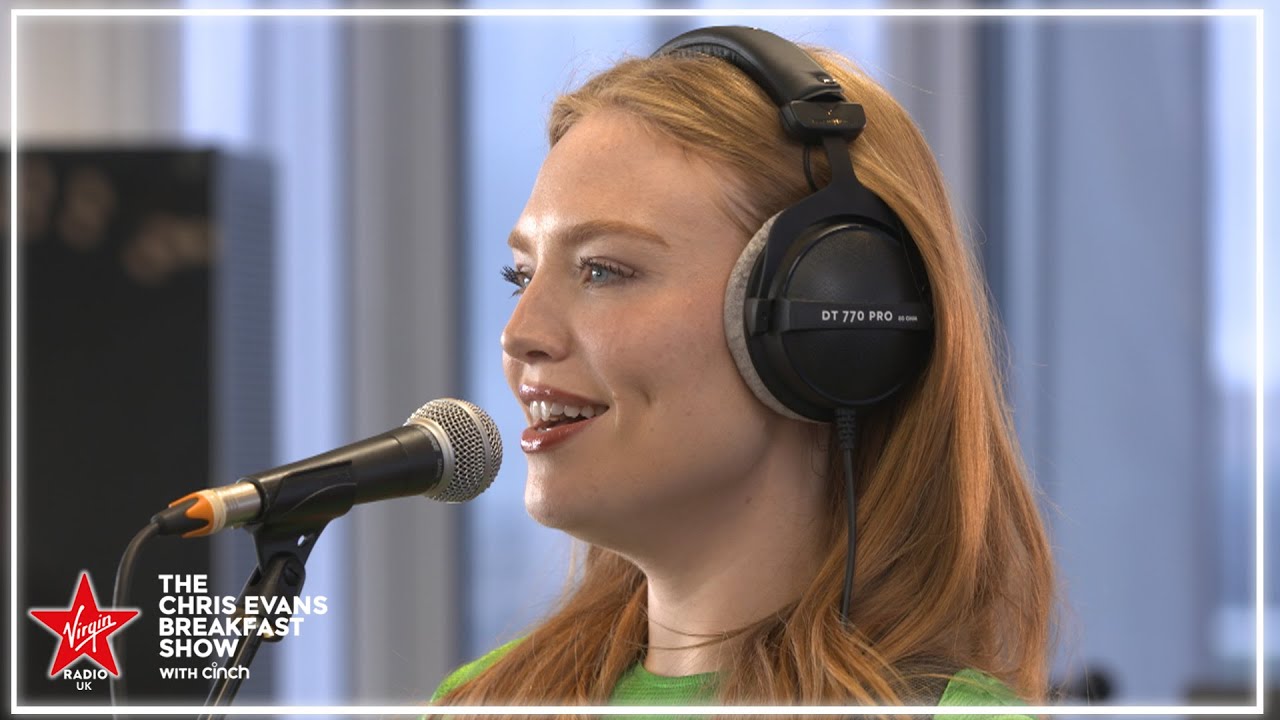 Freya Ridings - Castles (Live on the Chris Evans Breakfast Show with ...