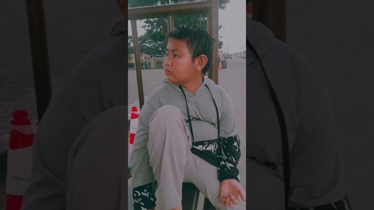 lagi nongkrong di gramapuri persada - YouTube