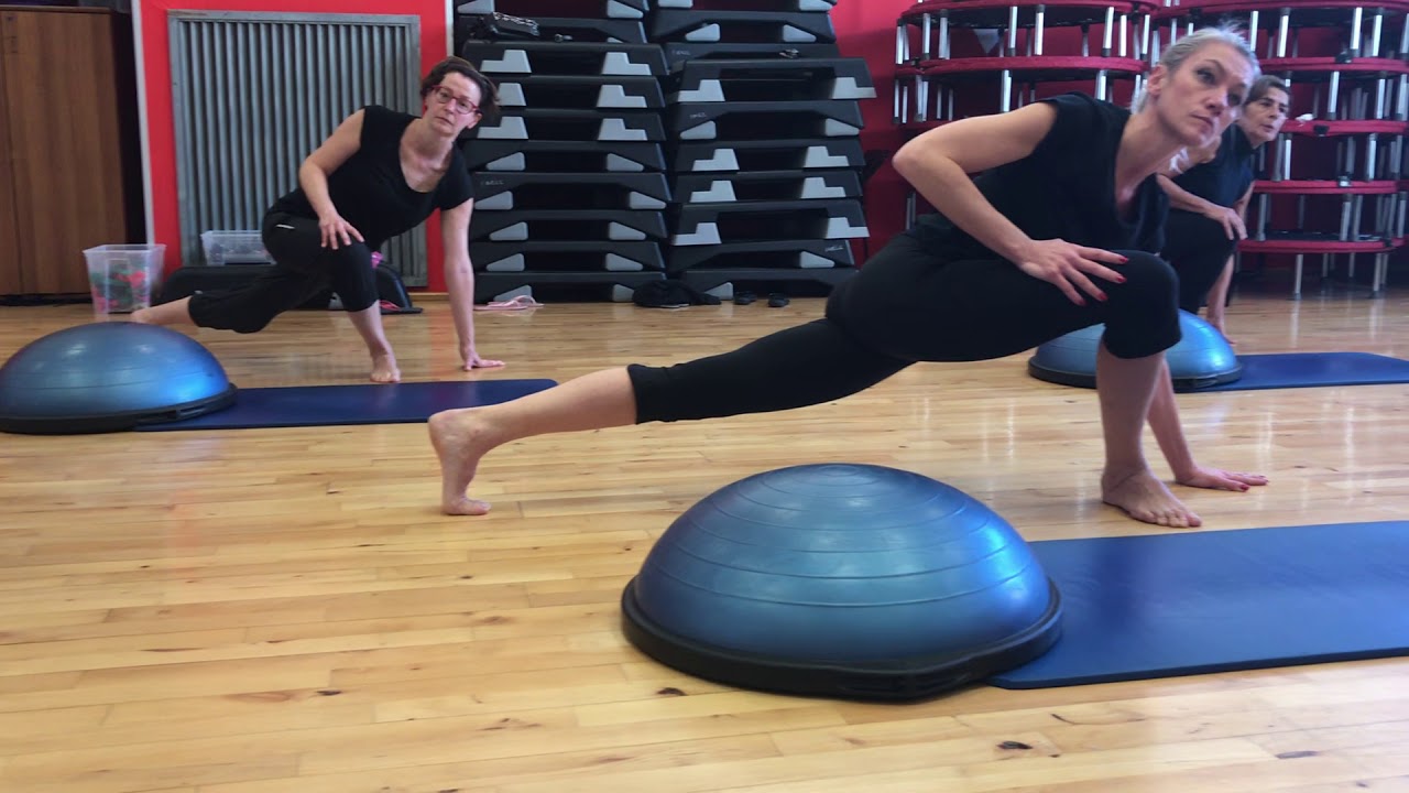 Lezione di stretching posturale con il bosu . - YouTube