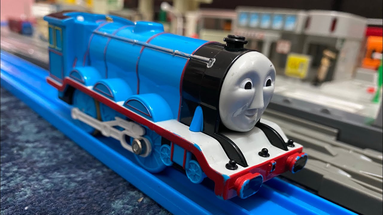 Gordon of Thomas & Friends Tomy Train - YouTube