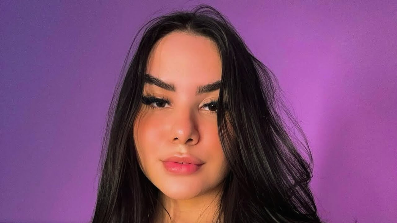Victoria Matos : The Plus Size Model Revolutionizing Body Positivity ...