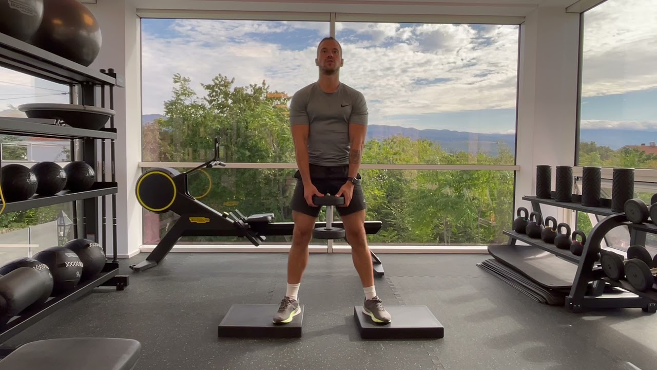 DEFICIT DUMBBELL SUMO SQUAT - YouTube