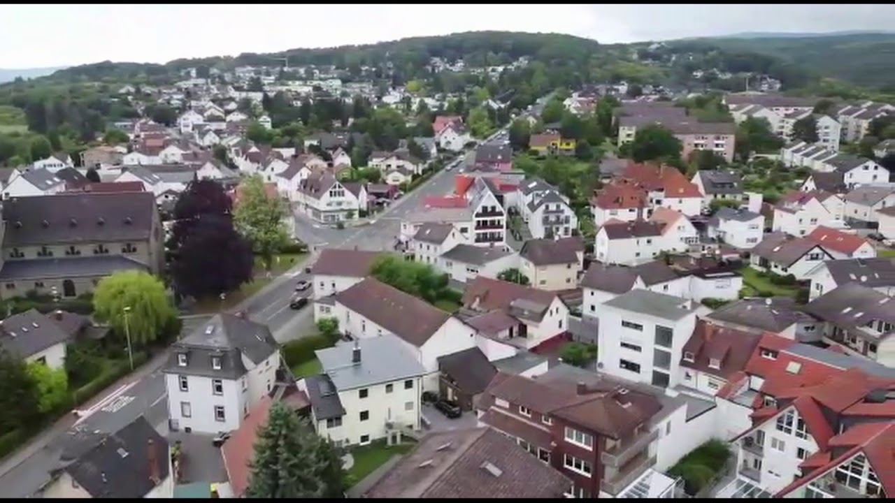 Der Herrnbau und Neuenhain von OBEN | Kirchengemeinde Neuenhain - YouTube