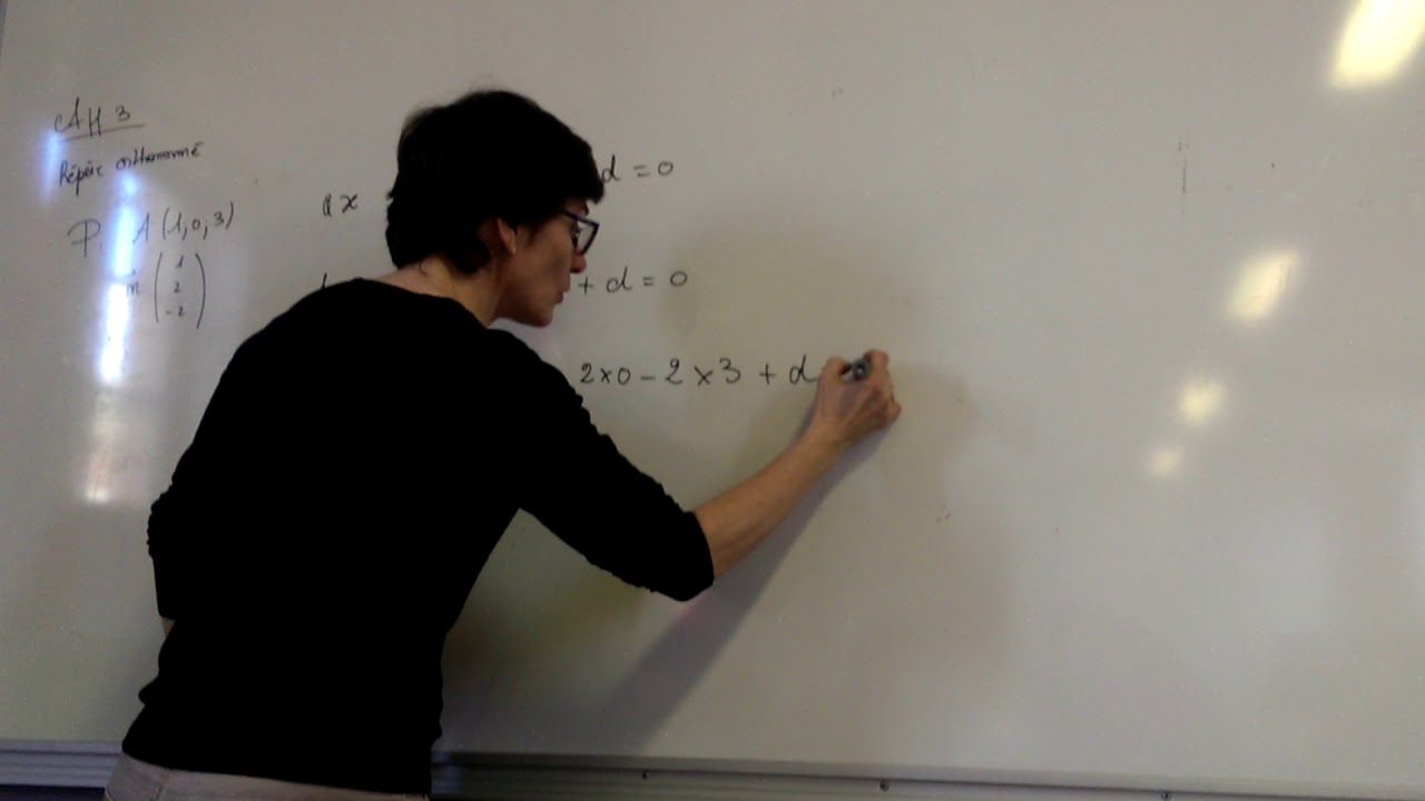 équation cartésienne de plan avec un vecteur normal et un point dans l ...