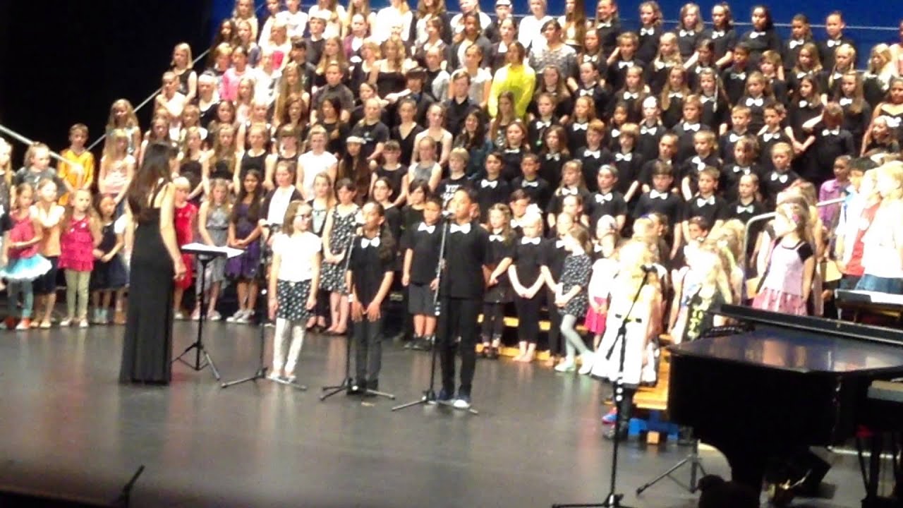 Dom & Ella singing Tirama, Tirama @ 2014 Tauranga Music Festival - YouTube