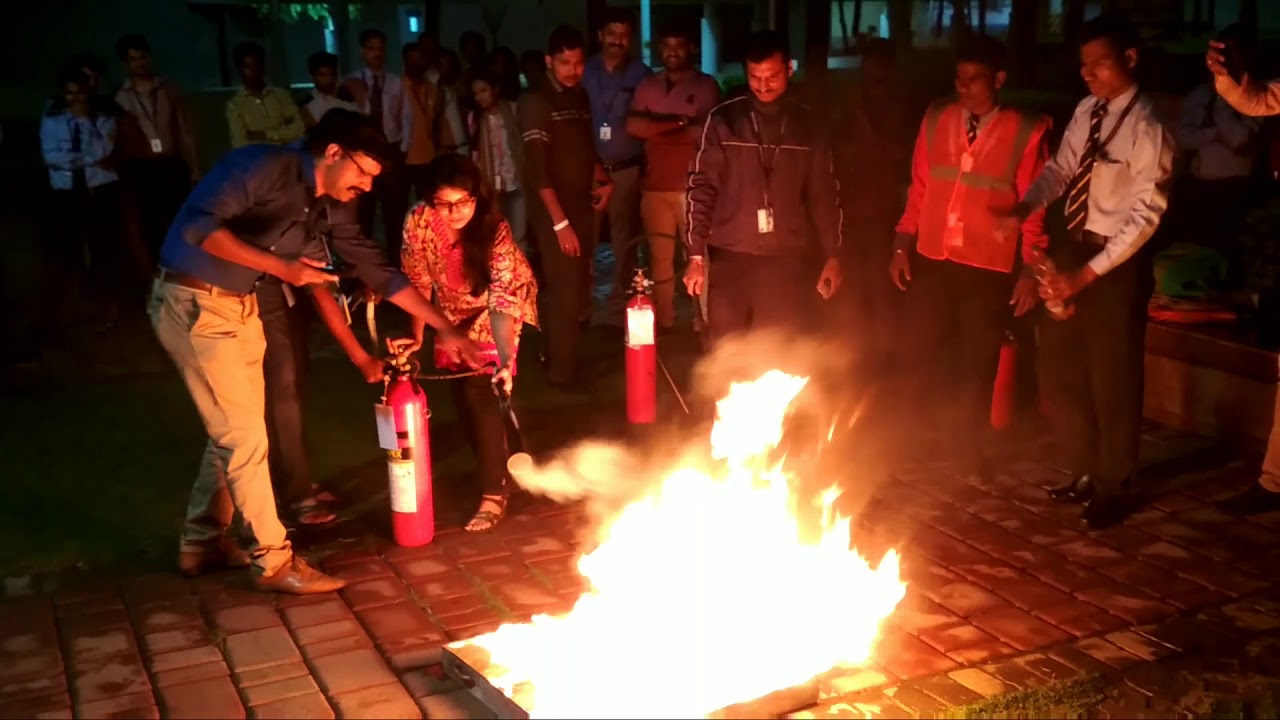Fire extinguisher fails-on fire drill - YouTube