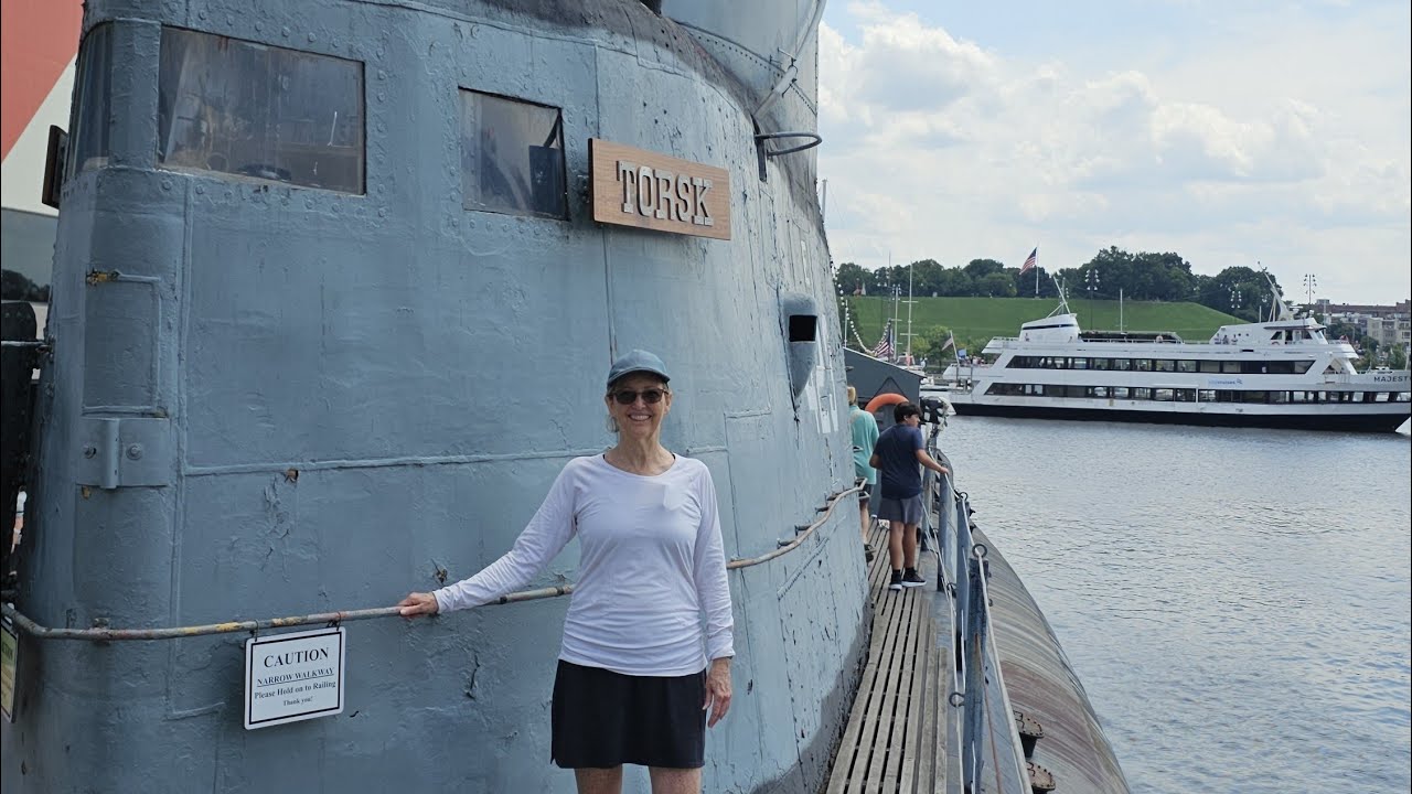 tour of USS Torsk submarine - YouTube