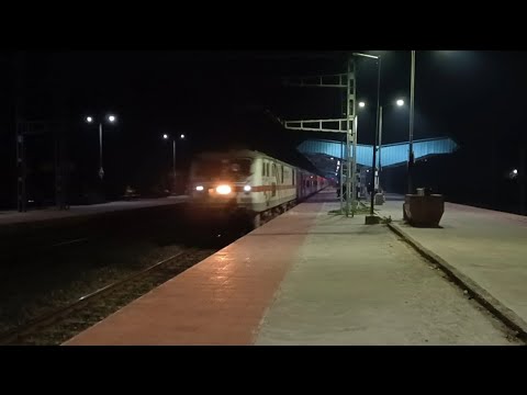 22912 Howrah Indore Shipra Express Furious Speed 130 Kmph Balarambati ...