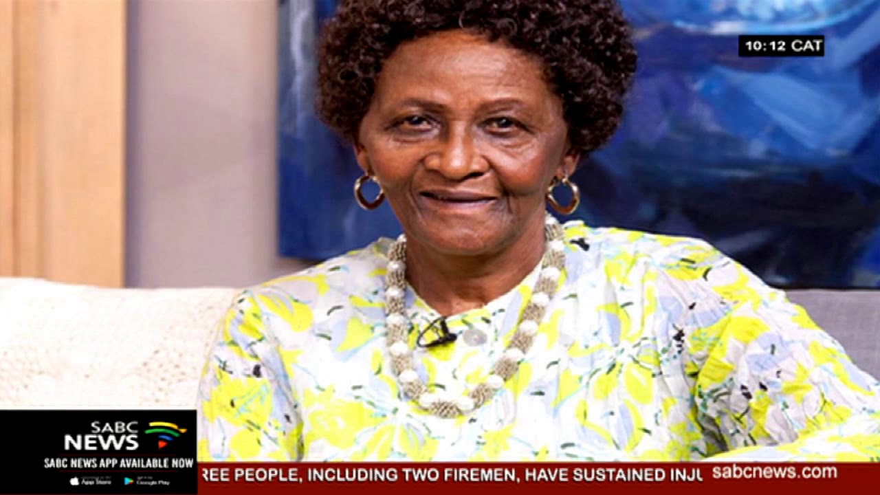 Veteran SA actress Nomhle Nkonyeni passes on - YouTube