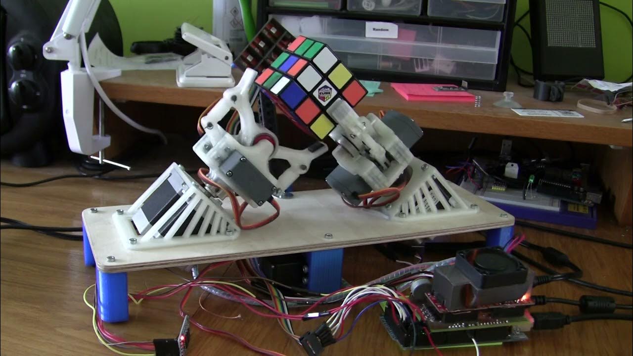 Rubix Cube Solving Robot - YouTube