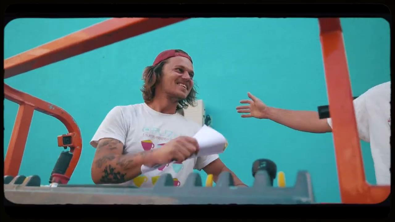 Boris Bare mural Split - YouTube