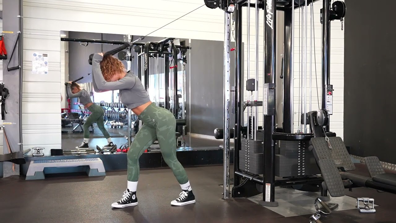 Extension triceps horizontal à la corde prise neutre - YouTube
