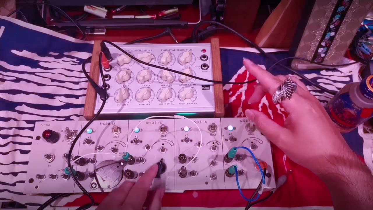 Blippoo Box made by Rob Hordijk - YouTube