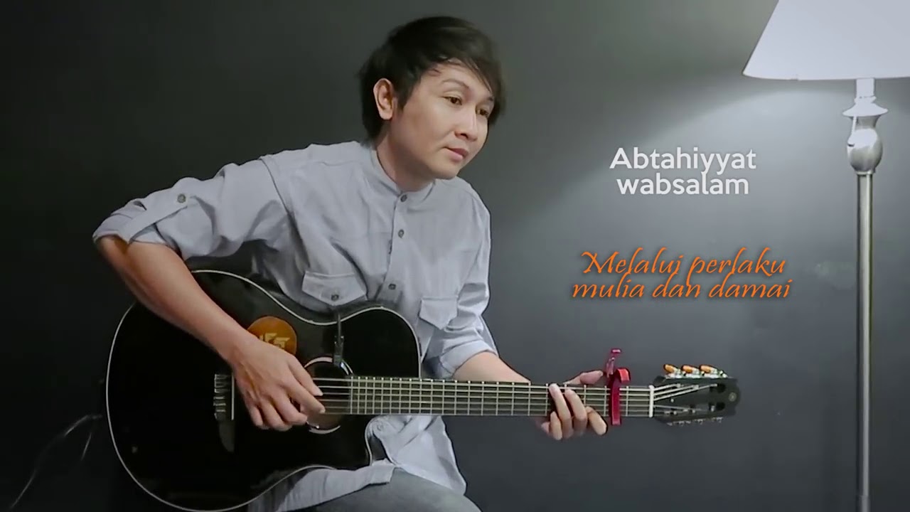 deen salam wendi with guitar nathan finger styale - YouTube