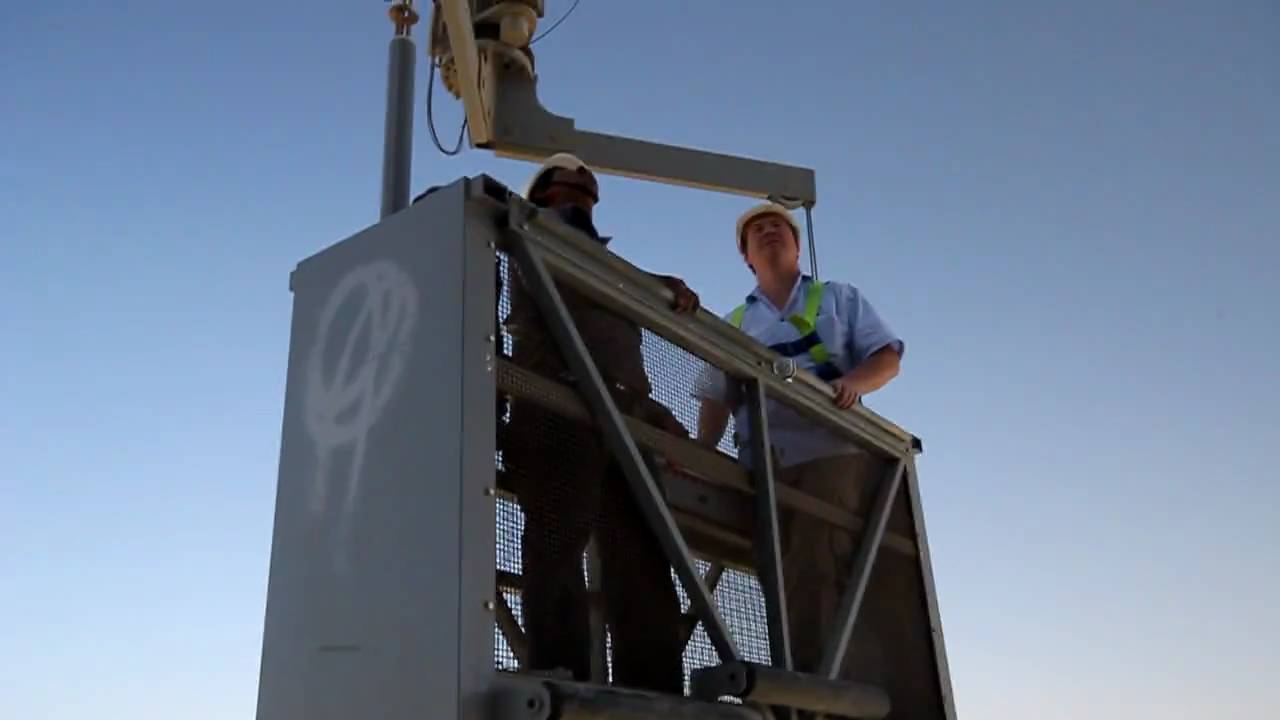 Burj Dubai BMU testing ,Tier 19, 10 November 2009 - YouTube