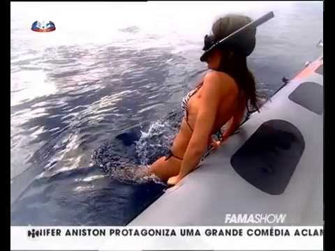 Andreia Rodrigues de Bikini no Fama Show 16/5/2010