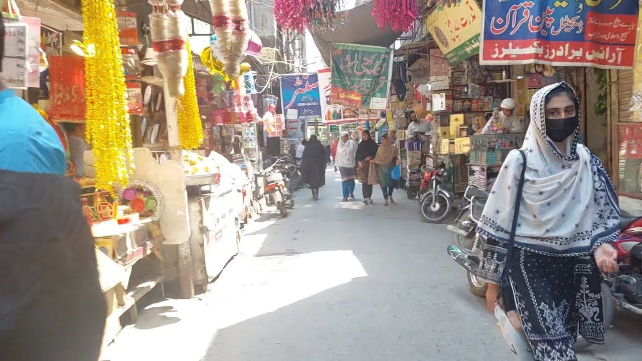 Urdu Bazaar Gujranwala Walking Tour | Gujranwala City | Main Bazar Gujranwala Pakistan - YouTube