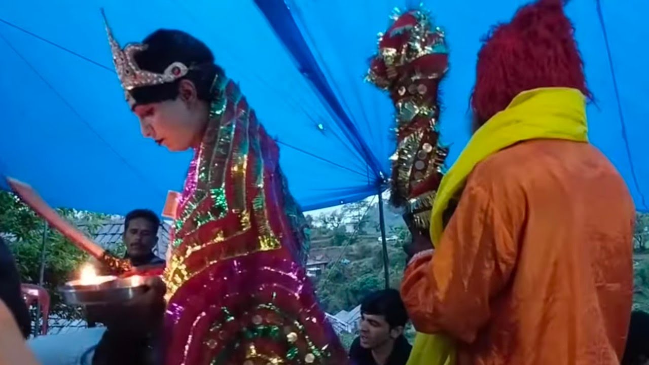 सज्ज रही शेरां वाली मां सुनहरी गोटे में। New Bilaspuri Dhaja Baba Sidh ...