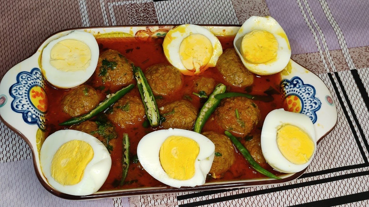 Anda Kofta curry Recipe by Cooking with Maheeen - YouTube