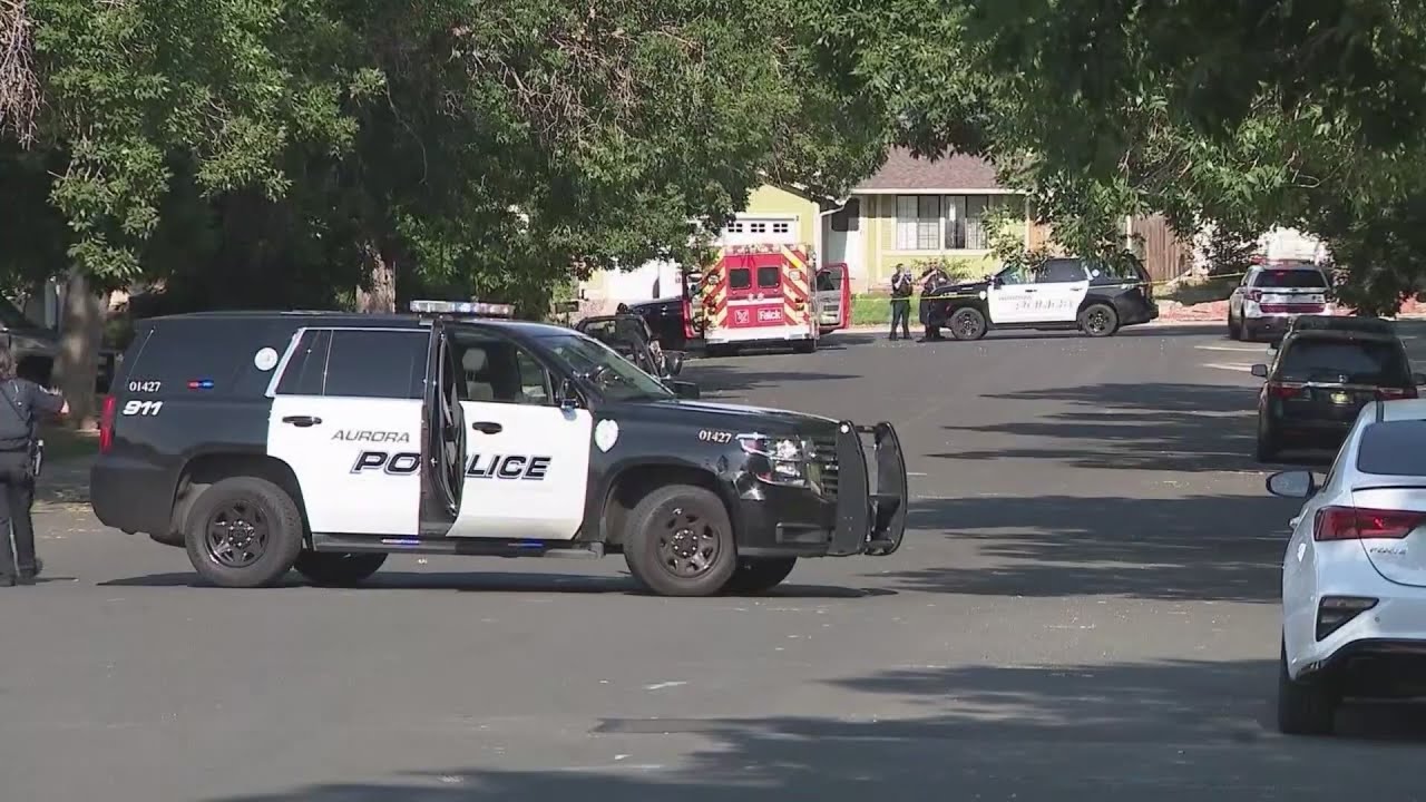 Neighbor deals with aftermath of Aurora fire, shooting - YouTube