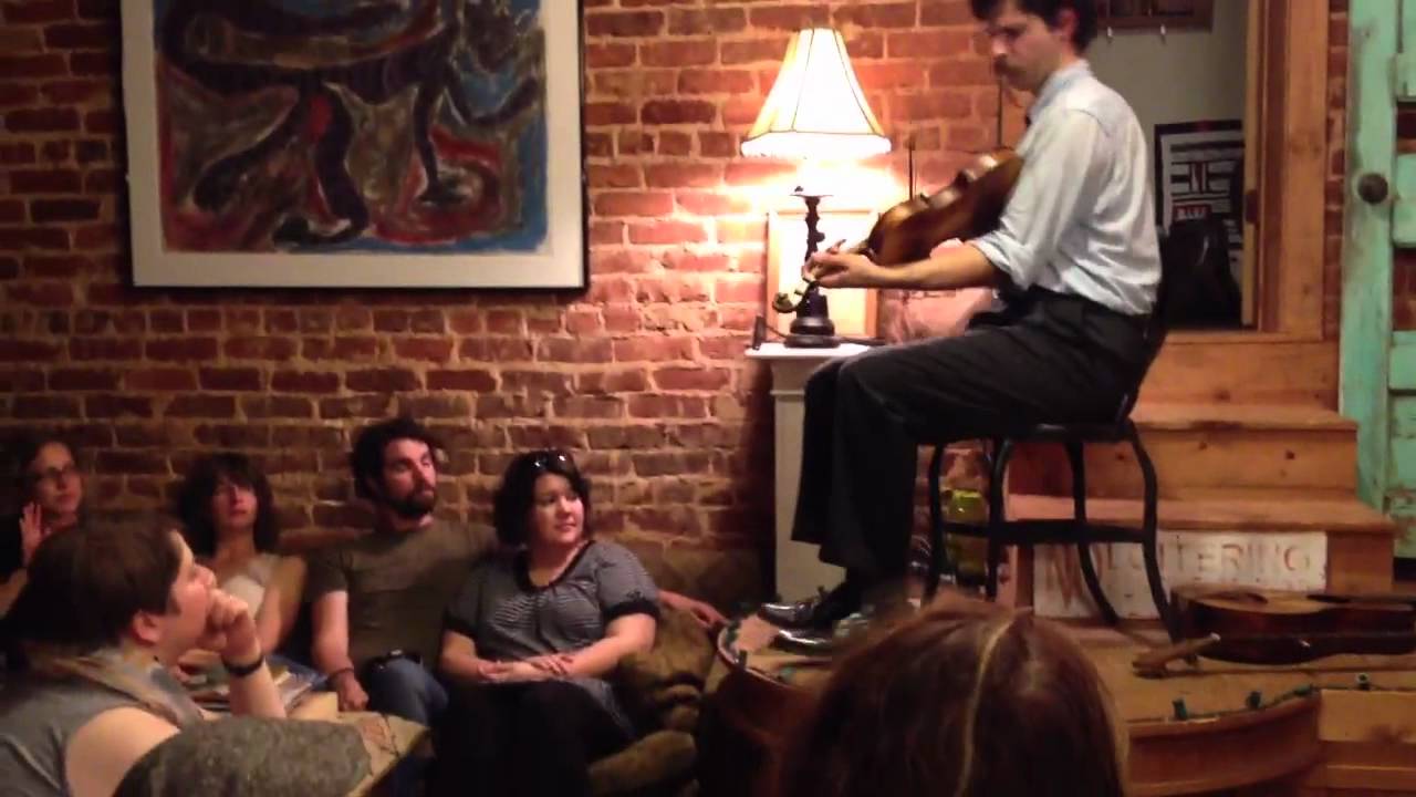 Sally Goodin - Frank Fairfield fiddling at Grocery - YouTube