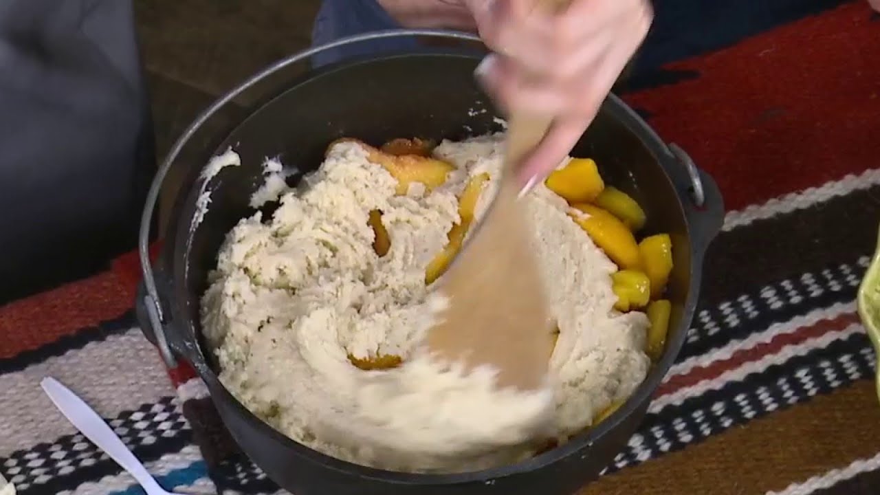 Cowboy Cooking shows Mike and Fiona how to make peach cobbler in a ...
